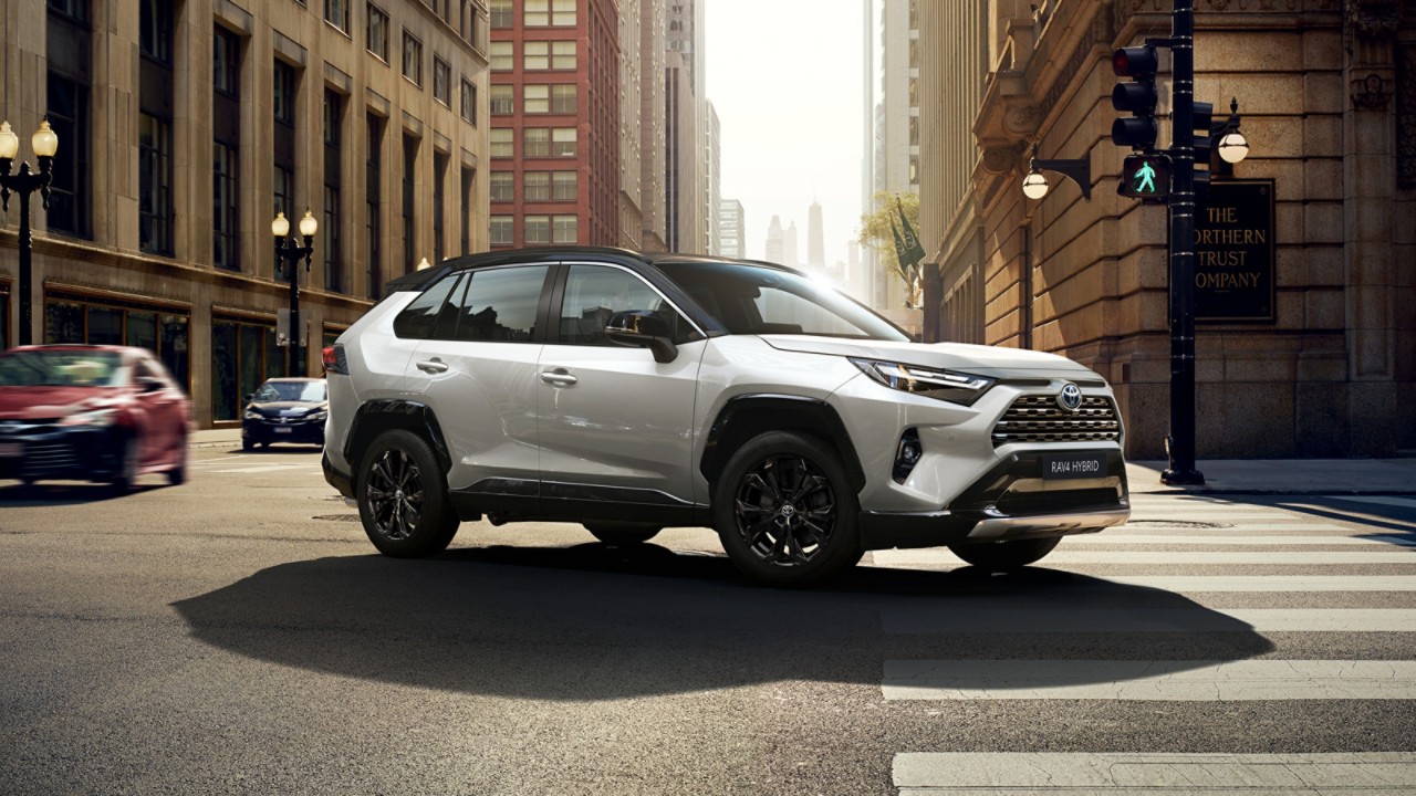 Toyota for business - fleet, commercial cars | Toyota Cyprus